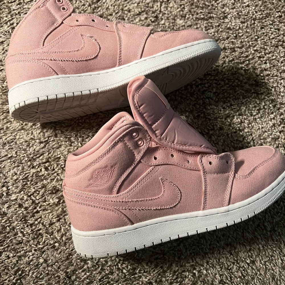 Authentic Pink Nike Air Jordan 1 Retro Mid, - Gem